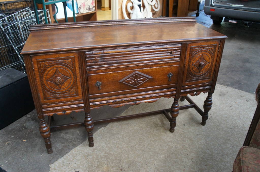 Antique Jacobean Tiger Oak Traditional Sideboard Buffet Server Credenza Console